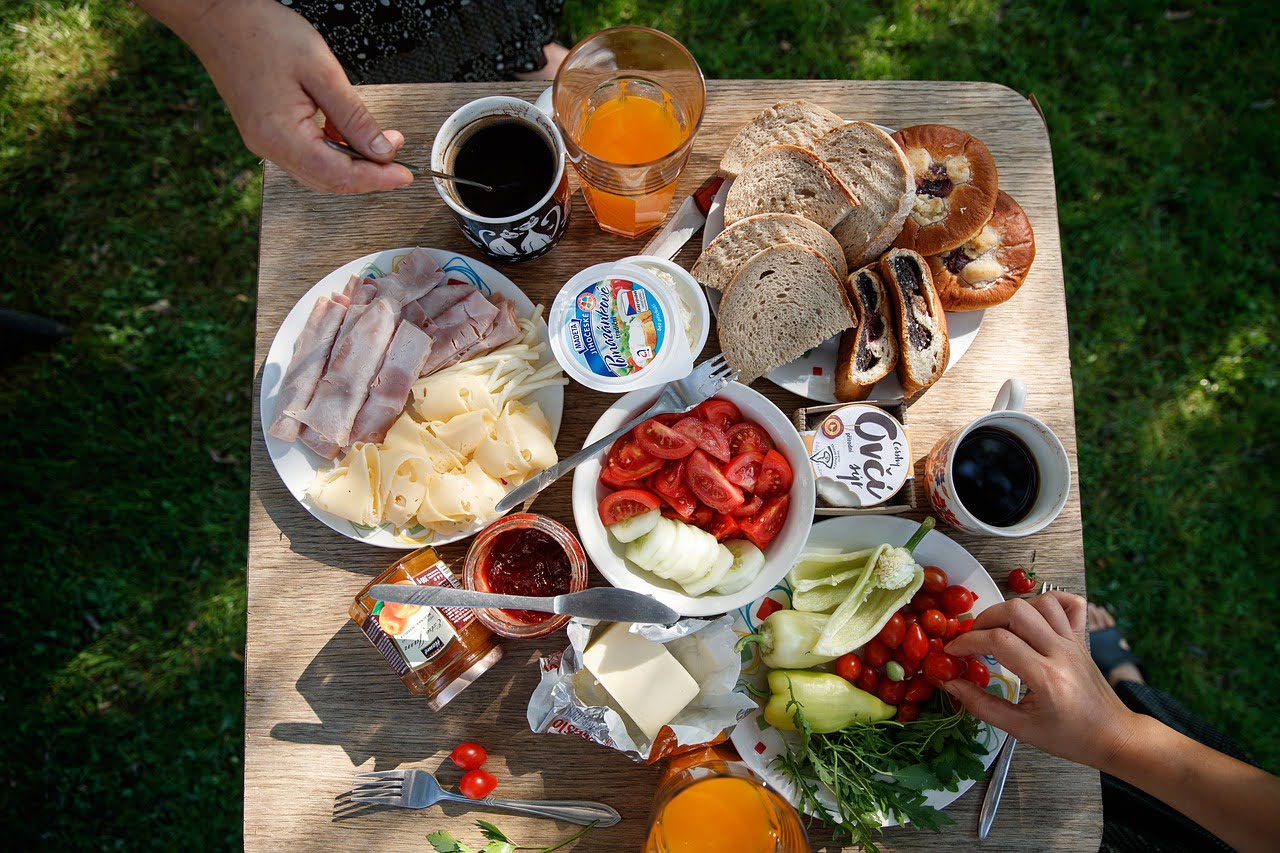 What Should You Eat While Playing Golf? (Expert Opinion)